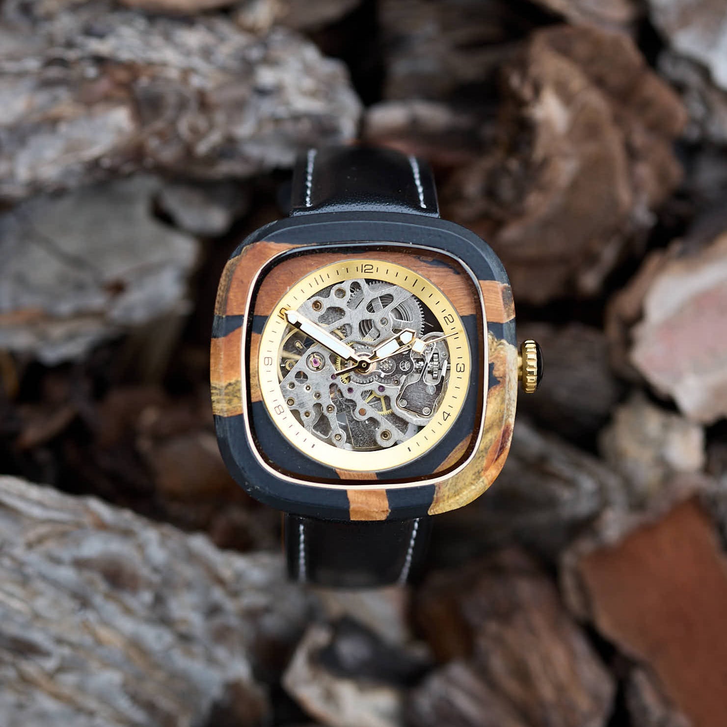Wooden Watch Obsidian | Free Engraving | Woodpecker – WoodpeckerWatches